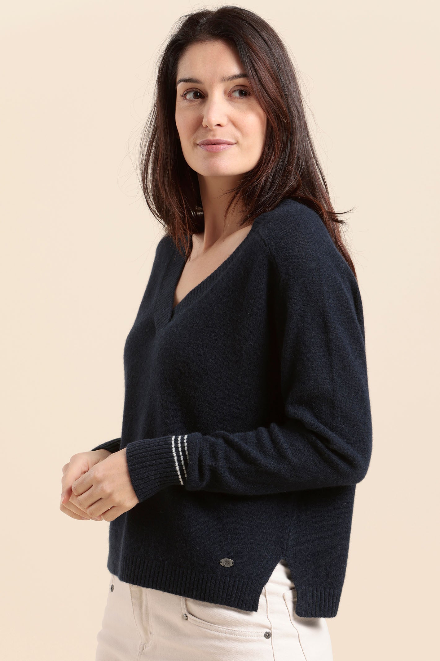 Mat De Misaine Jumper V-Neck Marine Navy Torino-500 U21 – Shirley Allum ...